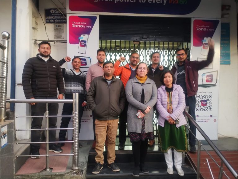 Shimla : बैंक कर्मचारियों का पाँच दिन कार्य सप्ताह की मांग को लेकर प्रदर्शन